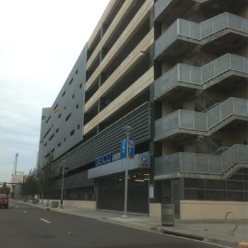 GEICO Garage - 10 Photos & 12 Reviews - Parking - 400 W South St ...