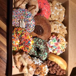 Hurts Donut - 645 Photos & 289 Reviews - Donuts - 2161 E University Dr ...