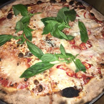 Lucali - 458 Photos & 1200 Reviews - Pizza - 575 Henry St, Carroll ...