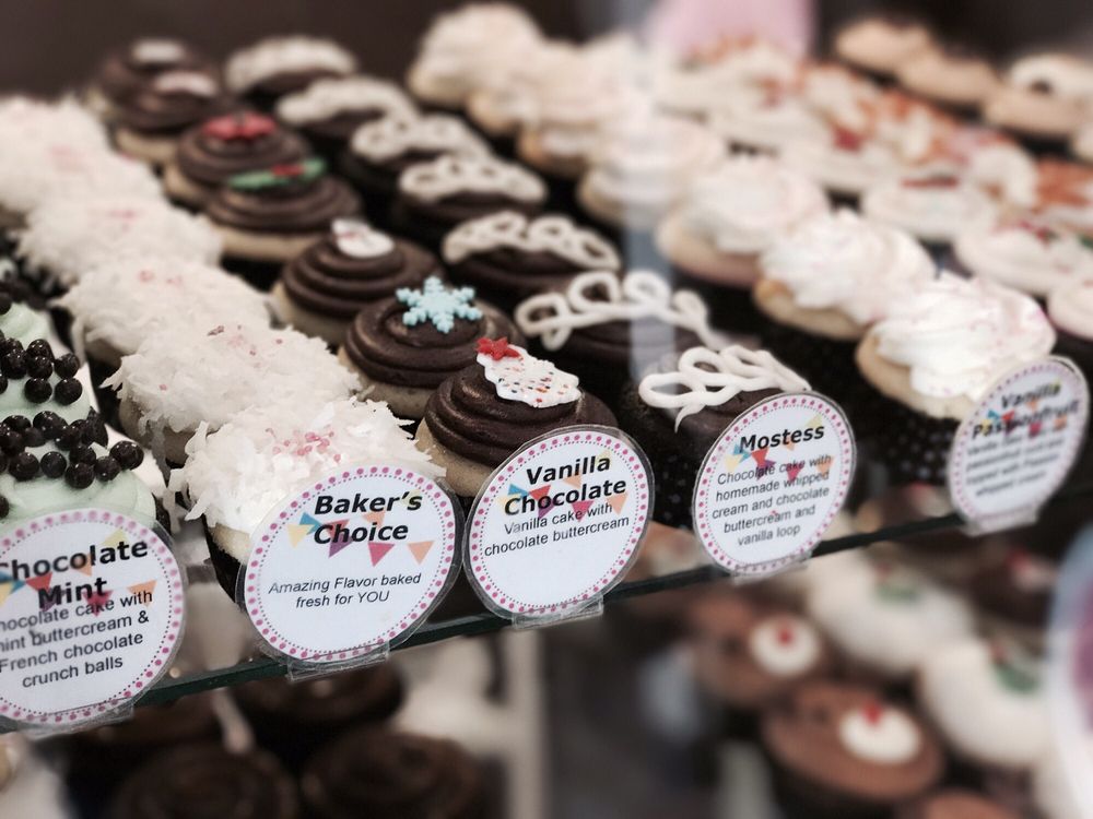 Dots Cupcakes - 460 Photos & 532 Reviews - Cupcakes - 21 N Fair Oaks ...