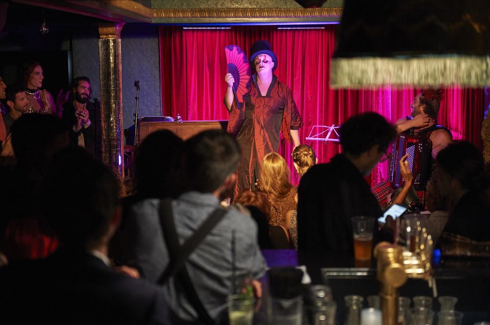 Madame Arthur - 23 Photos - Cabaret - 75 bis rue des Martyrs ...