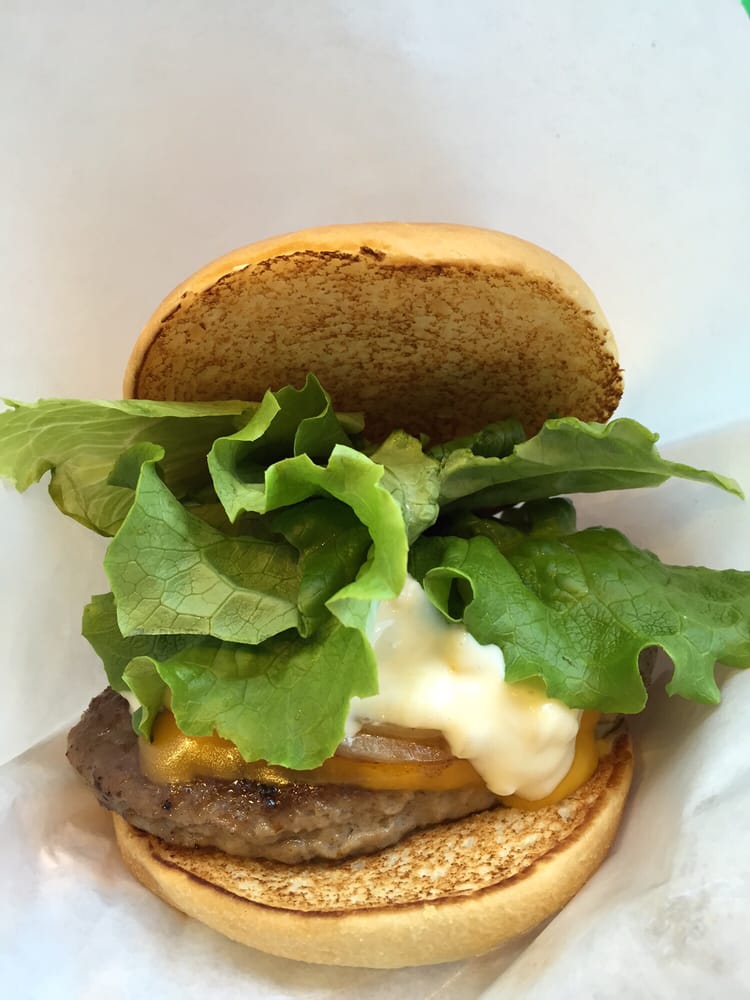 FRESHNESS BURGER Nakano Kitaguchi - Burgers - 新井2-1-1, 中野駅, Nakano, 東京都 ...