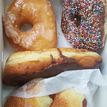 Max’s Donut Shop - 76 Photos & 211 Reviews - Donuts - 105 N Greenville ...