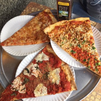 Full Moon Pizzeria - 117 Photos & 226 Reviews - Pizza - 600 E 187th St ...