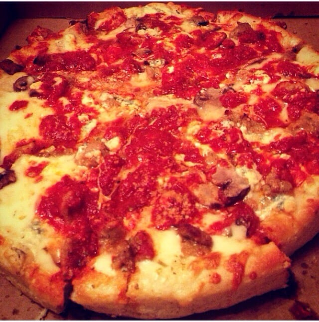 Davanni’s Pizza & Hot Hoagies - 22 Reviews - Pizza - 2500 Riverside Ave ...