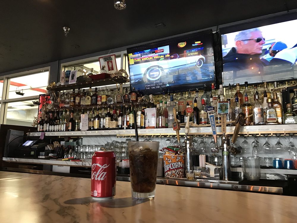 Airport Restaurant & Lounge - American (Traditional) - 300 Airport ...