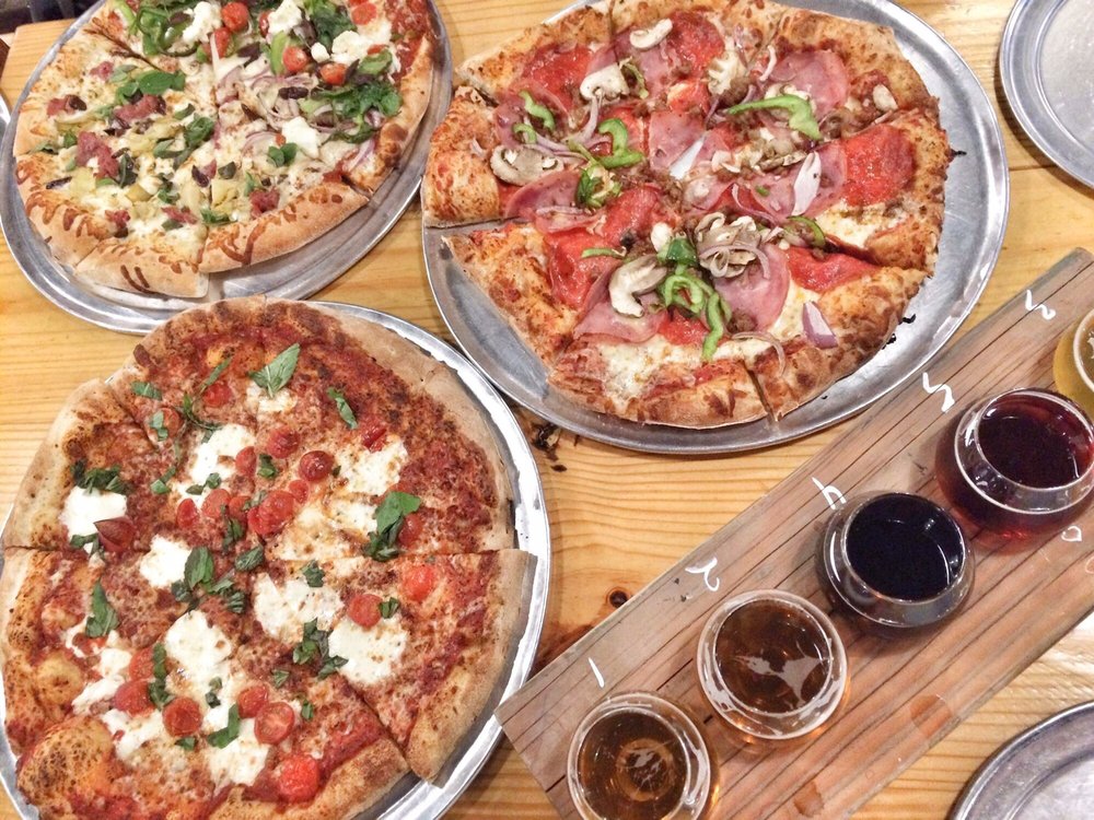 Pinthouse Pizza - 674 Photos & 884 Reviews - Pizza - 4729 Burnet Rd ...