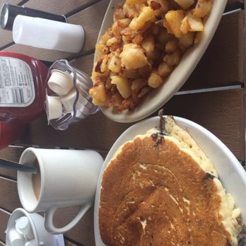 Beacon Restaurant - 75 Photos & 62 Reviews - Breakfast & Brunch - 416 ...