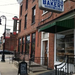 Perreca’s Bakery - 40 Photos & 74 Reviews - Bakeries - 33 N Jay St ...