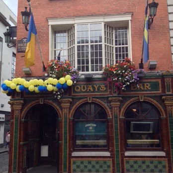 Quays Bar - 41 Photos & 51 Reviews - Irish - 10 - 12 Temple Bar, Temple ...