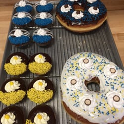 Moon Donuts & Cafe - 55 Photos & 22 Reviews - Donuts - 505 State Hwy 25 ...