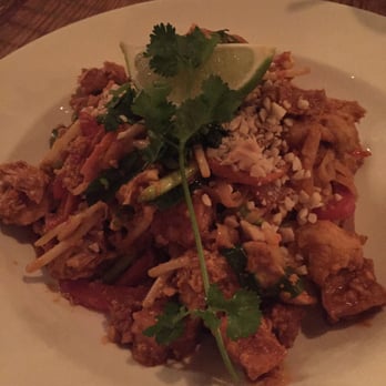 Bida Manda - 625 Photos & 789 Reviews - Laotian - 222 S Blount St ...