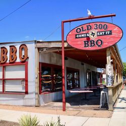 Old 300 BBQ - 139 Photos & 144 Reviews - Barbeque - 318 4th St, Blanco, TX - Restaurant Reviews ...