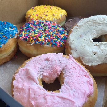 Allie’s Donuts - 125 Photos & 251 Reviews - Donuts - 3661 Quaker Ln ...