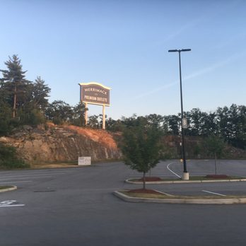 Merrimack Premium Outlets - 91 Photos & 136 Reviews - Outlet Stores ...