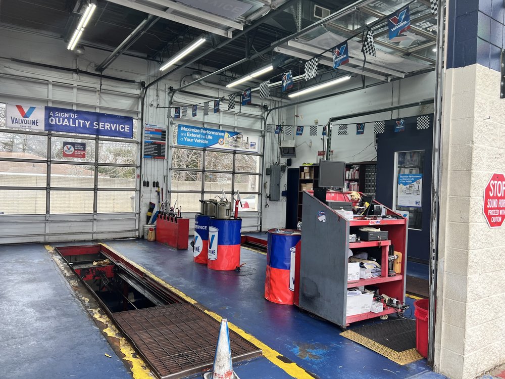 Valvoline Express Care of Romulus, Romulus | Roadtrippers