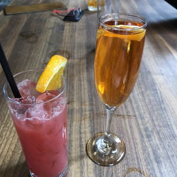 Rontoms - 111 Photos & 393 Reviews - Lounges - 600 E Burnside St, Lower ...