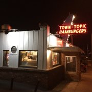 Town Topic - 206 Photos & 293 Reviews - Burgers - 2021 Broadway St ...