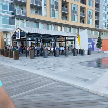 The Salt Line - 254 Photos & 182 Reviews - Seafood - 79 Potomac Ave SE ...