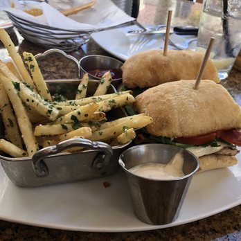 Max’s Grille - 364 Photos & 408 Reviews - American (New) - 404 Plaza ...