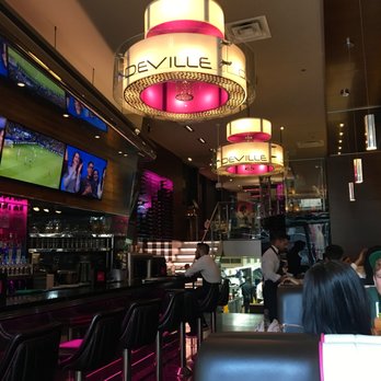 Deville Dinerbar - 939 Photos & 453 Reviews - Diners - 1425 Rue Stanley ...