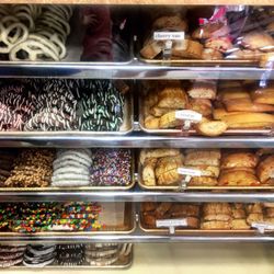 Aversa’s Italian Bakery - Bakeries - 9309 Ventnor Ave, Margate City, NJ ...