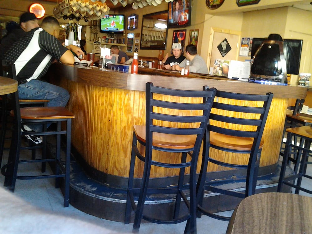 Sidelines Bar & Grill - 37 Photos & 74 Reviews - Dive Bars - 621 ...