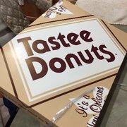 Tastee Donuts - 27 Photos & 26 Reviews - Donuts - 5000 W Esplanade Ave ...
