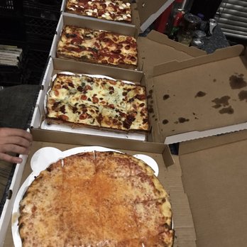 Blue Pan Pizza - 133 Photos & 364 Reviews - Pizza - 3930 W 32nd Ave ...
