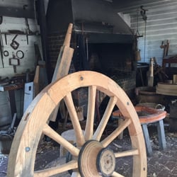 Colonial Williamsburg Wheelwright - 18 Photos - Carpenters - 201-299 ...