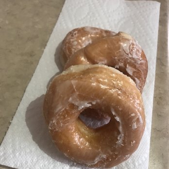 Long’s Bakery - 231 Photos & 358 Reviews - Donuts - 1453 N Tremont St ...