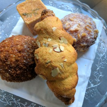 Fuji Bakery - 397 Photos & 206 Reviews - Bakeries - 526 S King St ...
