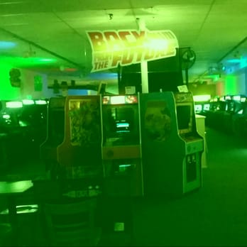 Underground Retrocade - 37 Photos & 43 Reviews - Arcades - 121 W Main ...