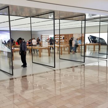 Apple Store Chestnut Streets