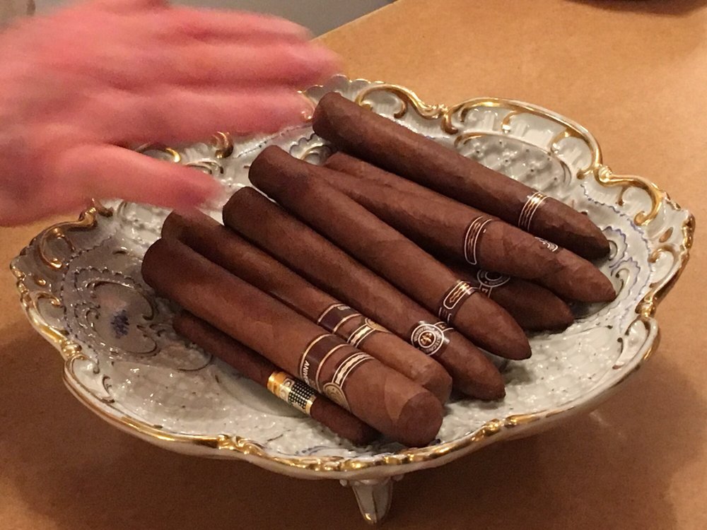 Cuban Cigar Shop - 13 Photos - Tobacco Shops - 938 Fort Street ...