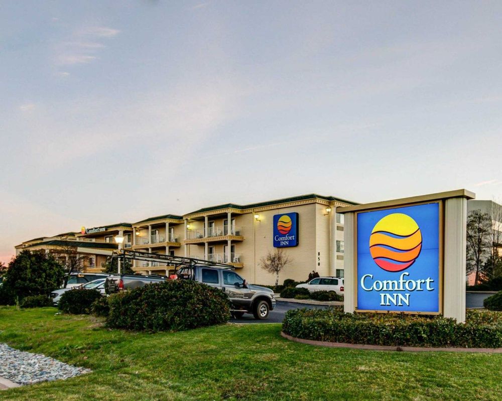 Comfort Inn Redding near I-5 - 109 Photos & 56 Reviews - Hotels - 850 ...