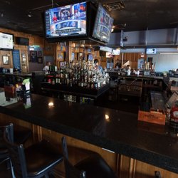 BANNERS Bar and Grill - 28 Photos & 29 Reviews - American (Traditional ...
