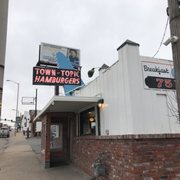 Town Topic - 206 Photos & 293 Reviews - Burgers - 2021 Broadway St ...