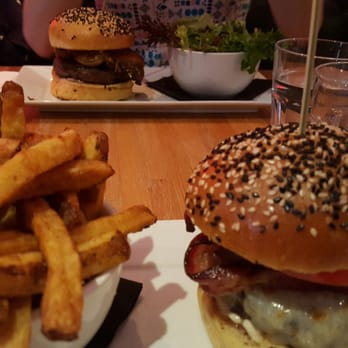Burger Bar Crescent - 238 Photos & 224 Reviews - Burgers - 1465 Rue ...