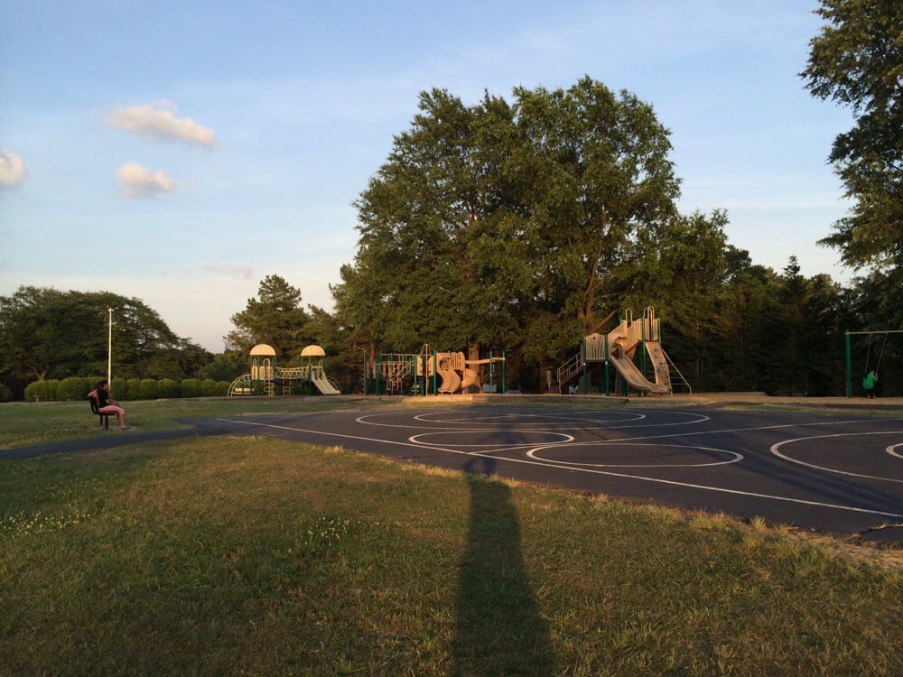 Crestview Elementary School - Elementary Schools - 1901 Charles St ...
