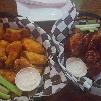 Sidelines Sports Bar and Grill - 85 Photos & 84 Reviews - Sports Bars ...