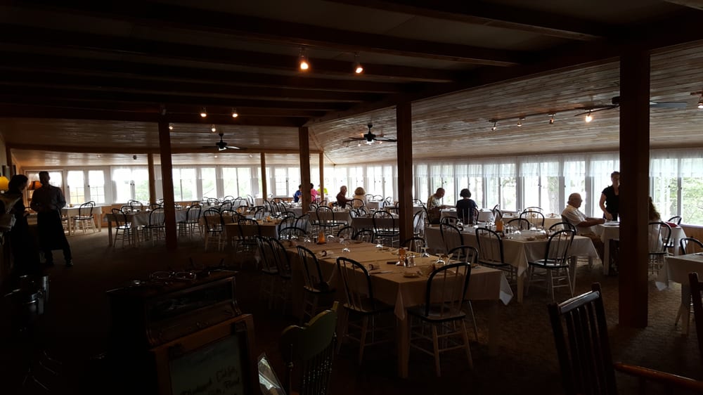 Burntside Lodge - 11 Reviews - Vacation Rentals - 2755 Burntside Lodge ...