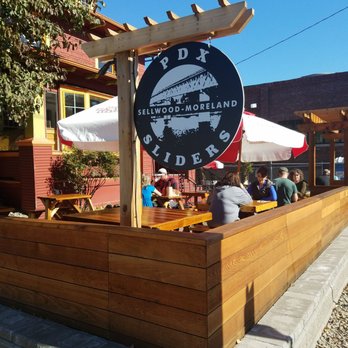 PDX Sliders - 356 Photos & 594 Reviews - Burgers - 1605 SE Bybee Blvd ...