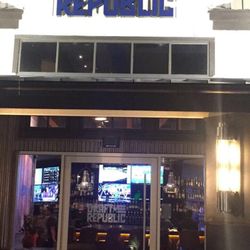 Draft Republic Carlsbad - 17 Photos & 24 Reviews - Comfort Food - 5958 ...