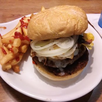 Dogs R Us - 25 Photos & 94 Reviews - American (Traditional) - 4200 S ...