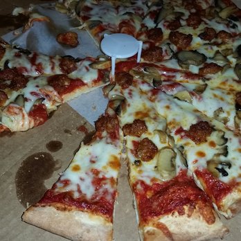 Gino Giannilli’s Homestyle Pizza Palace - 200 Thompson St, Latrobe, PA ...