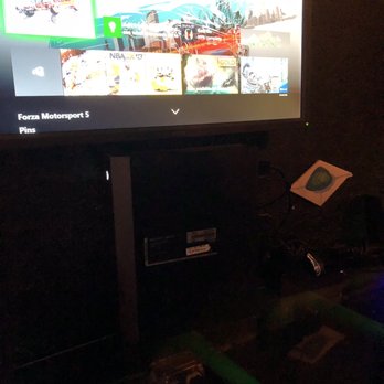 Tenth Level Tavern - 211 Photos & 103 Reviews - Bars - 1242 NE 38th St ...