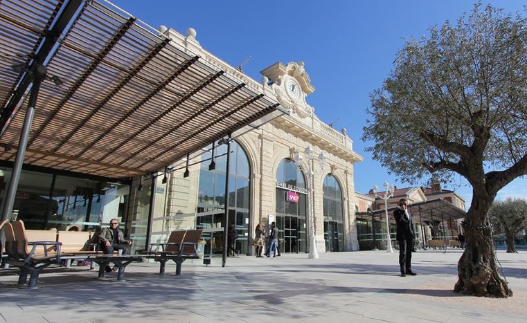 Gare SNCF de Toulon - 15 Photos - Train Stations - Place de l'Europe, Toulon, France - Yelp