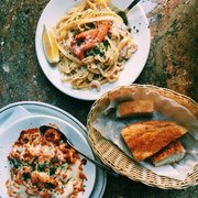 Pagliacci’s - (New) 244 Photos & 434 Reviews - Seafood - 1011 Broad ...