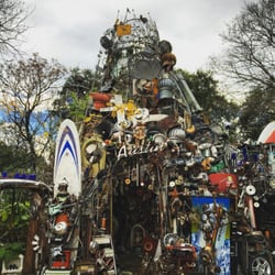 Cathedral of Junk - 389 Photos & 188 Reviews - Junkyards - 4422 Lareina ...
